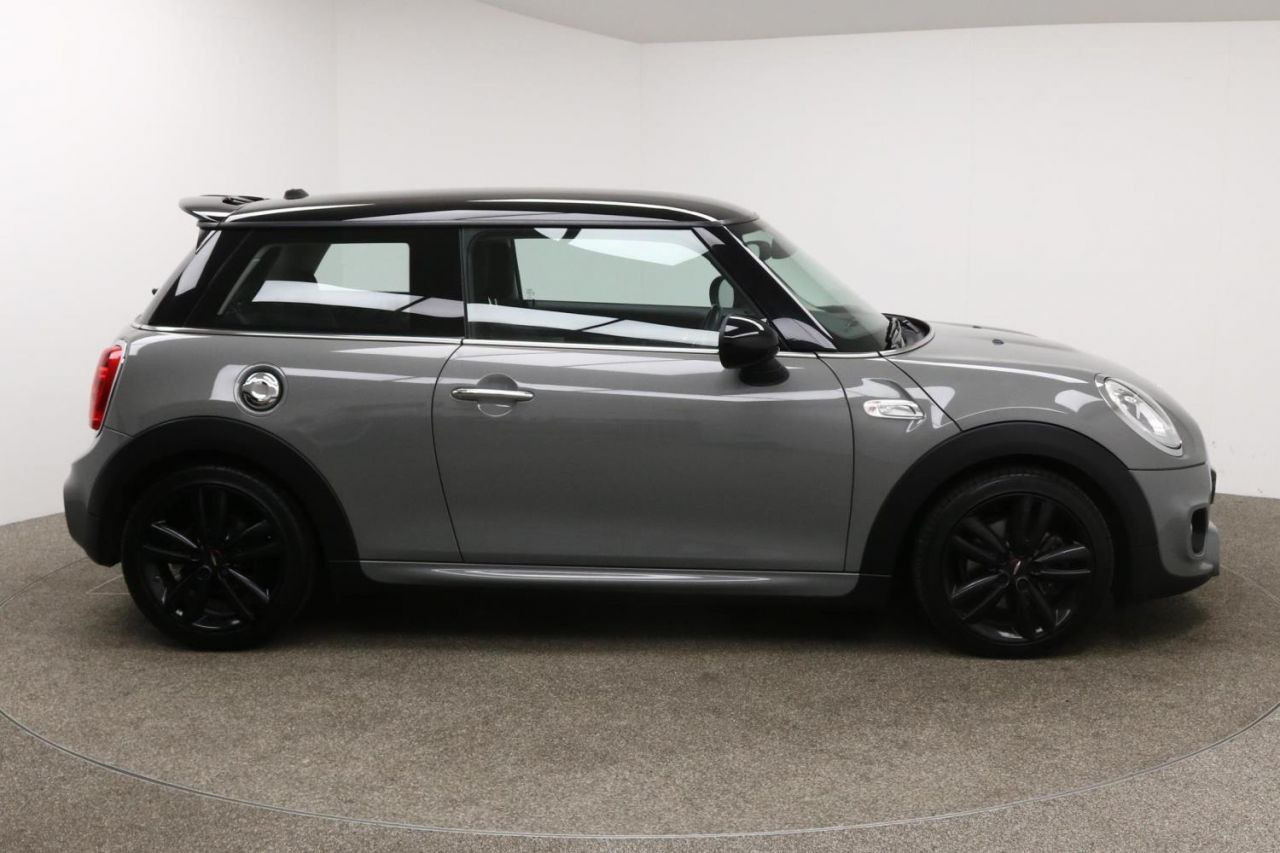 Used 2017 GREY MINI HATCH COOPER Hatchback 2.0 COOPER SD 3d AUTO 168 ...